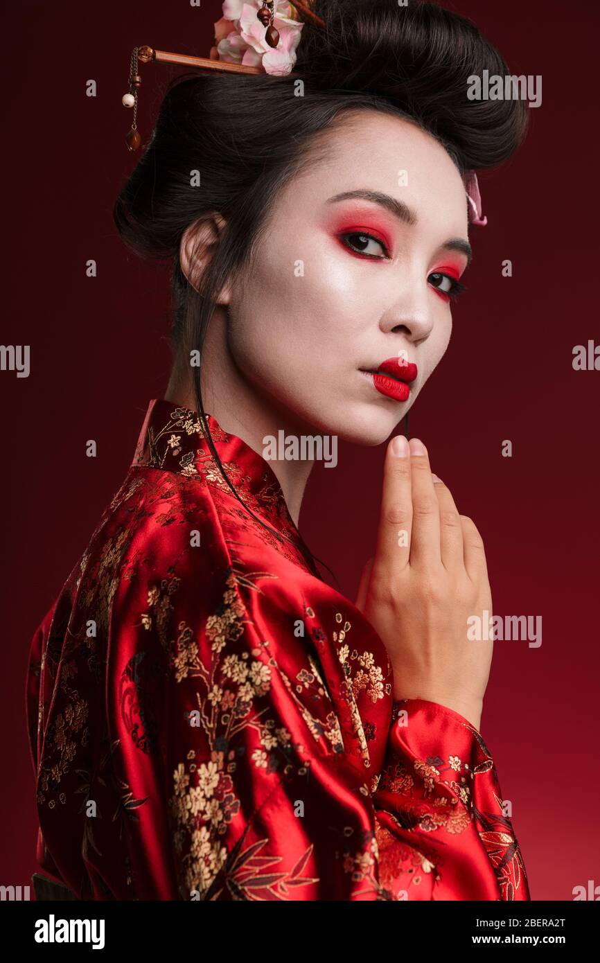 Image of attractive asian geisha woman in traditional japanese kimono ...