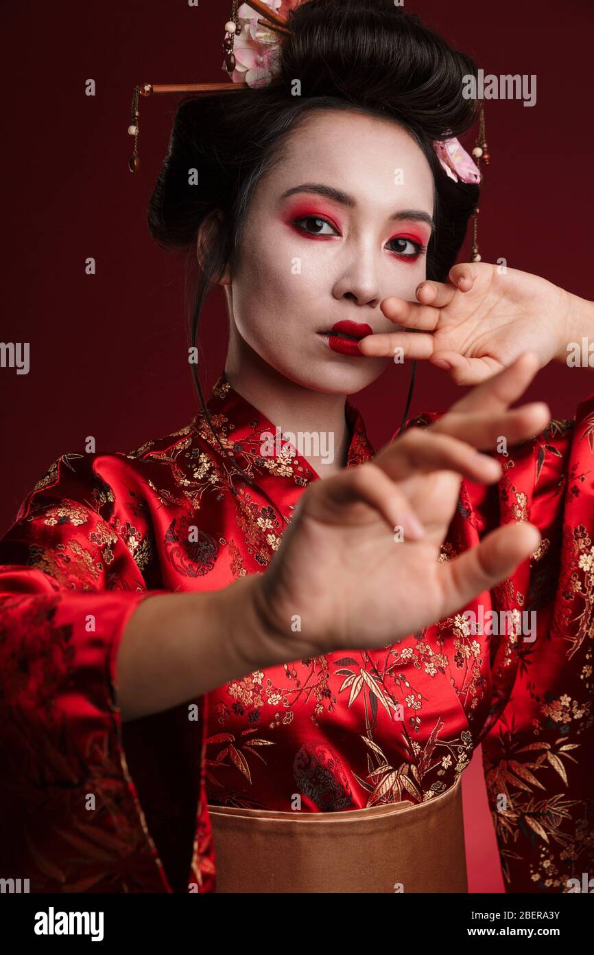 Image of young asian geisha woman in traditional japanese kimono ...