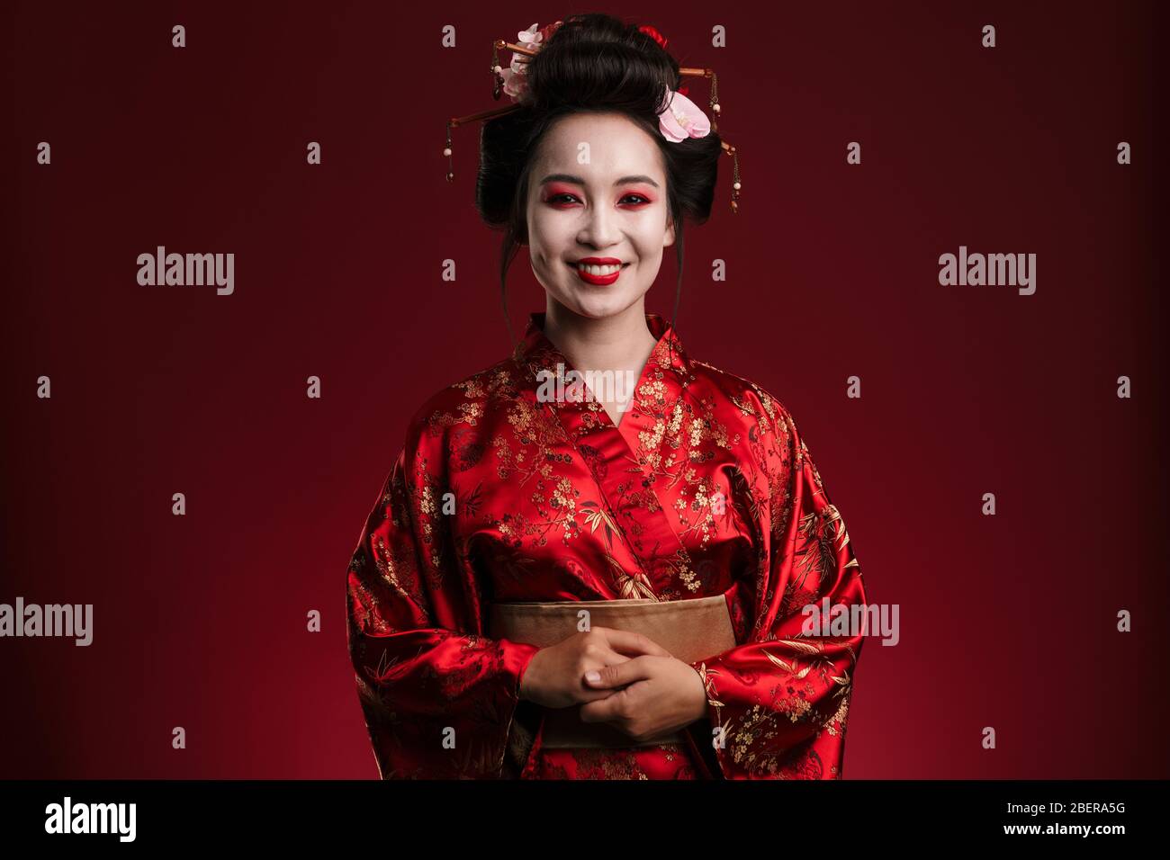 Image of beautiful young geisha woman in traditional japanese kimono ...