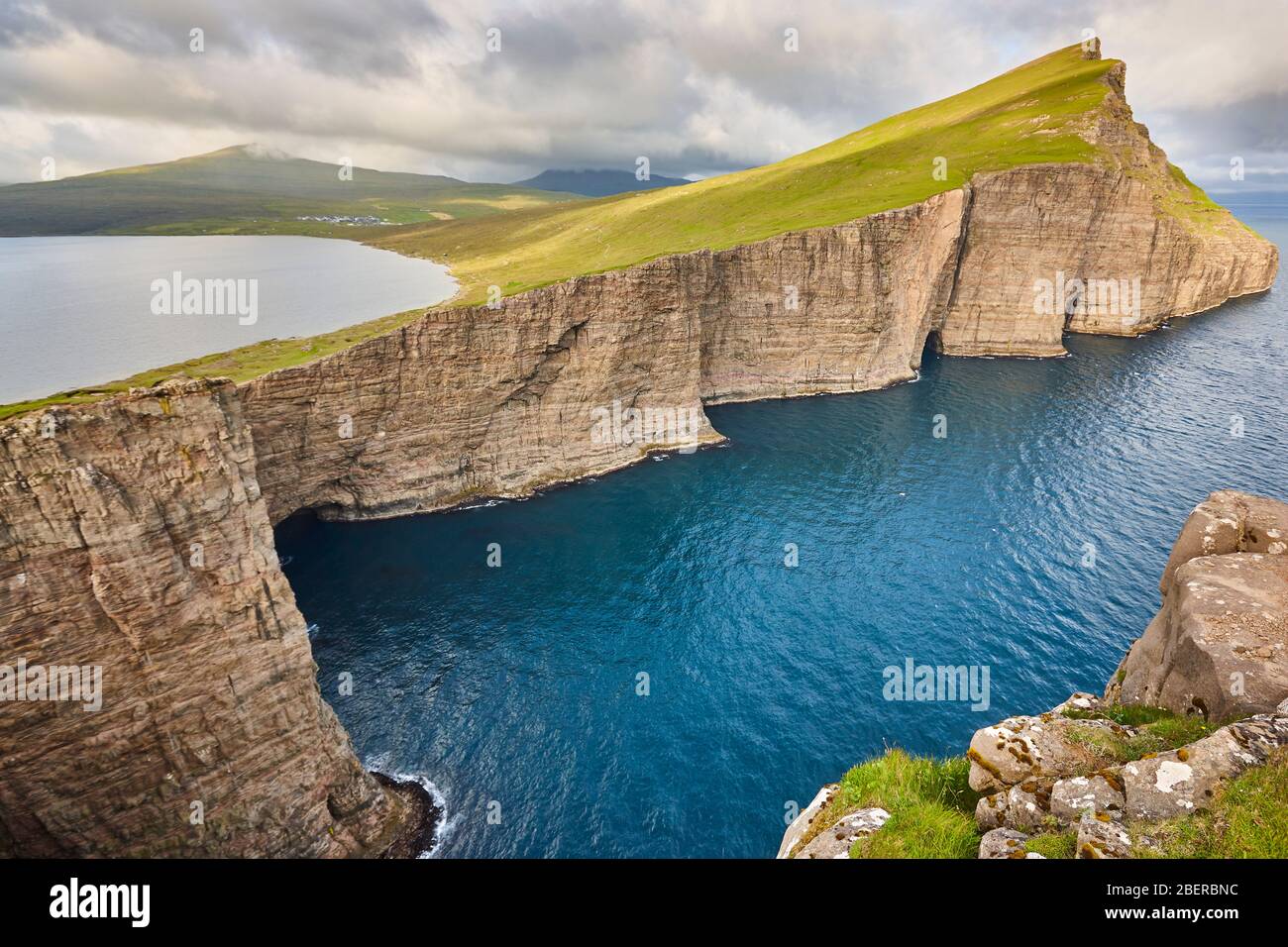 Dramatic atlantic rocky coastline cliffs landscape in Vagar. Faroe ...