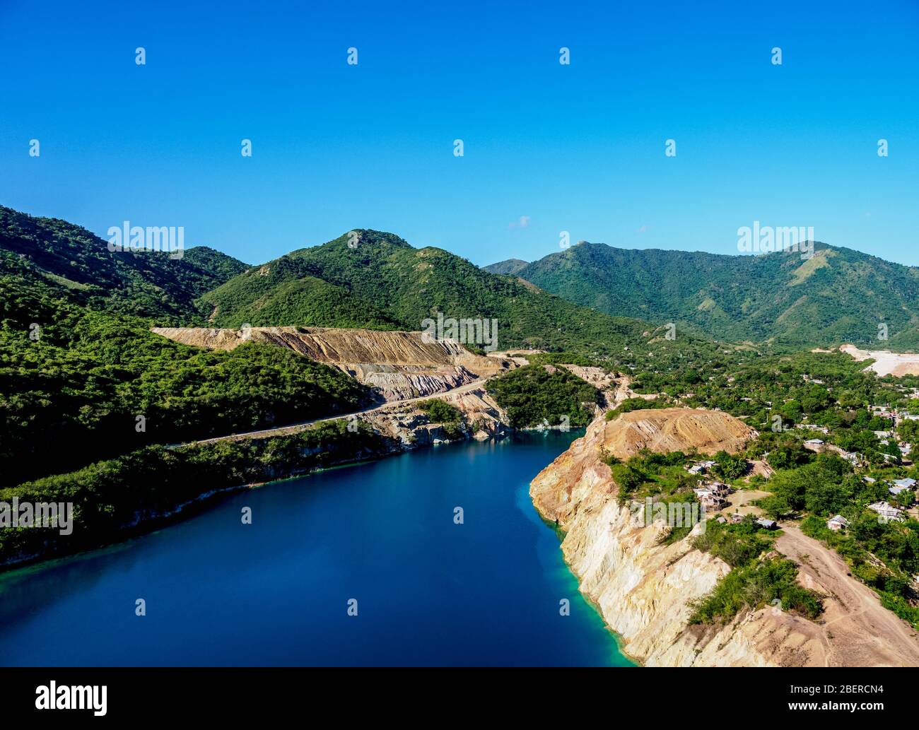 Cobre artificial hi-res stock photography and images - Alamy