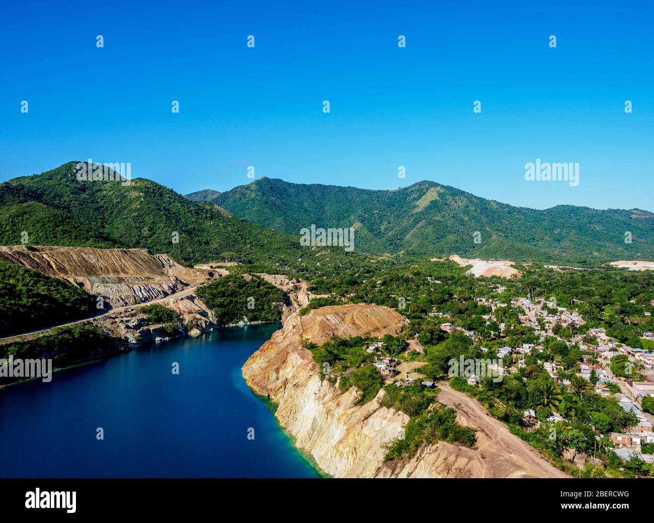 Cobre artificial hi-res stock photography and images - Alamy