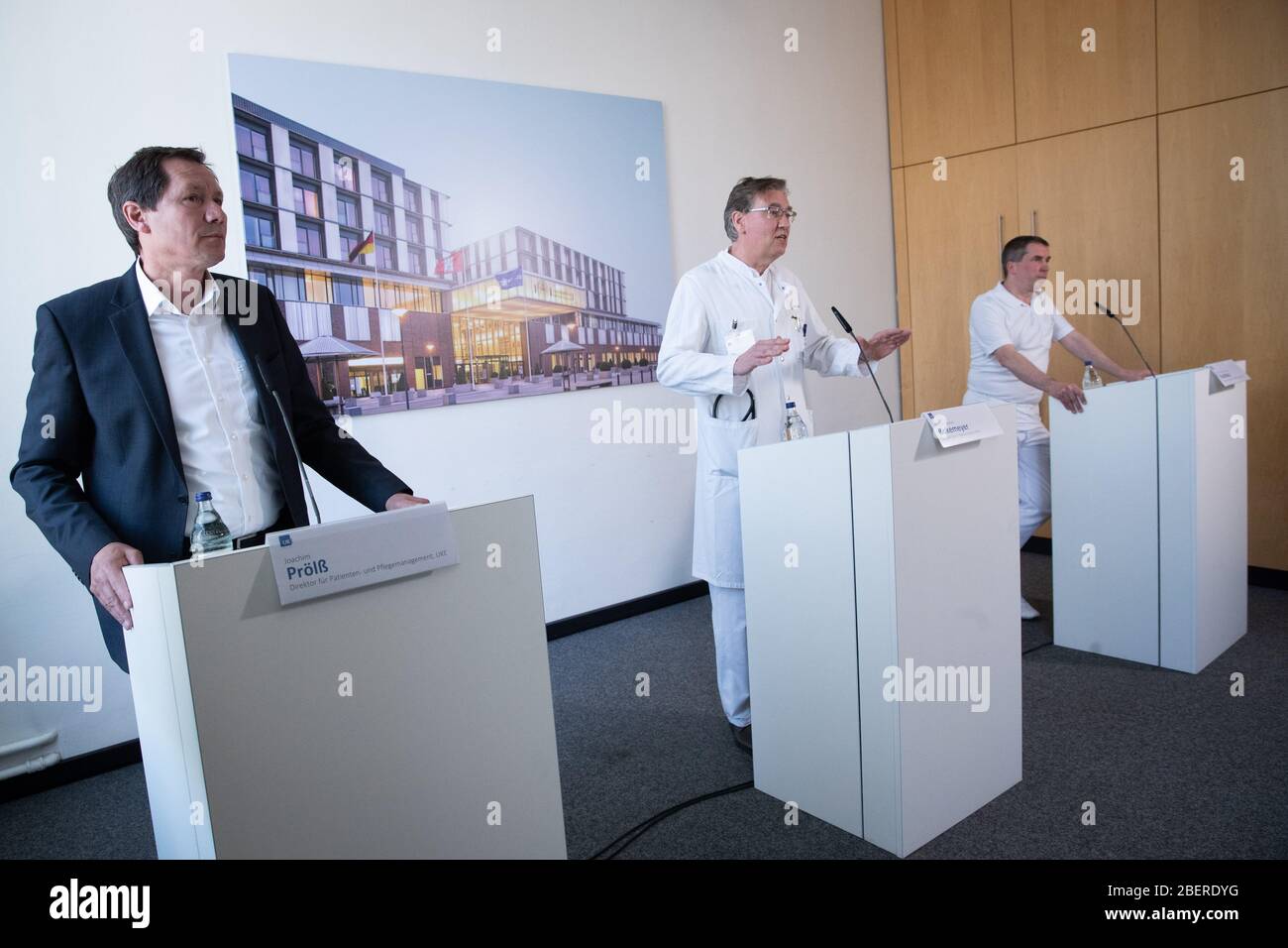 15 April 2020, Hamburg: Joachim Prölß (l-r), Director of Patient and ...