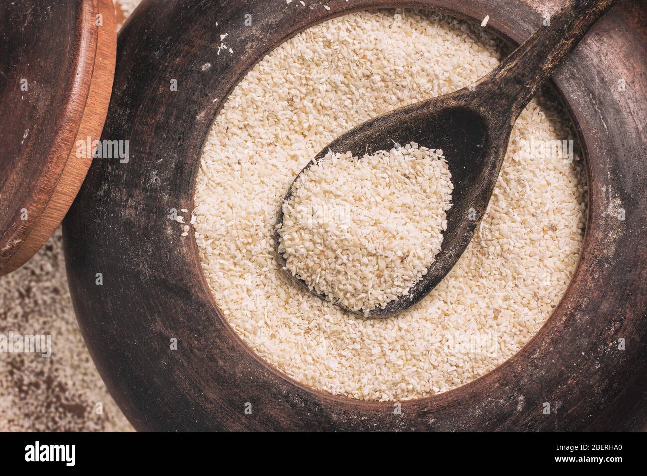 Farinha de Mandioca. Manioc. Cassava flour over a wooden table Stock ...