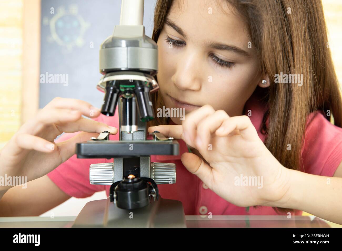 Teen microscope laboratory hi-res stock photography and images - Alamy
