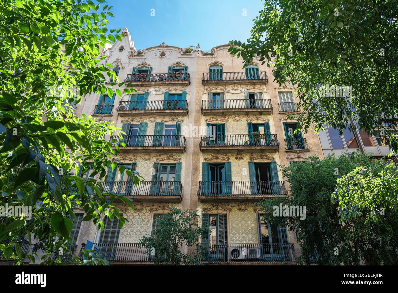Detail Of Beautiful Facade Building Architecture In City Of Barcelona ...