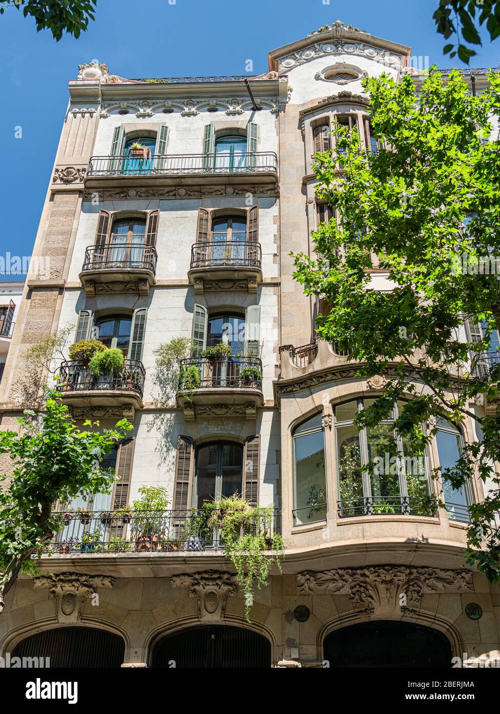 Detail Of Beautiful Facade Building Architecture In City Of Barcelona ...