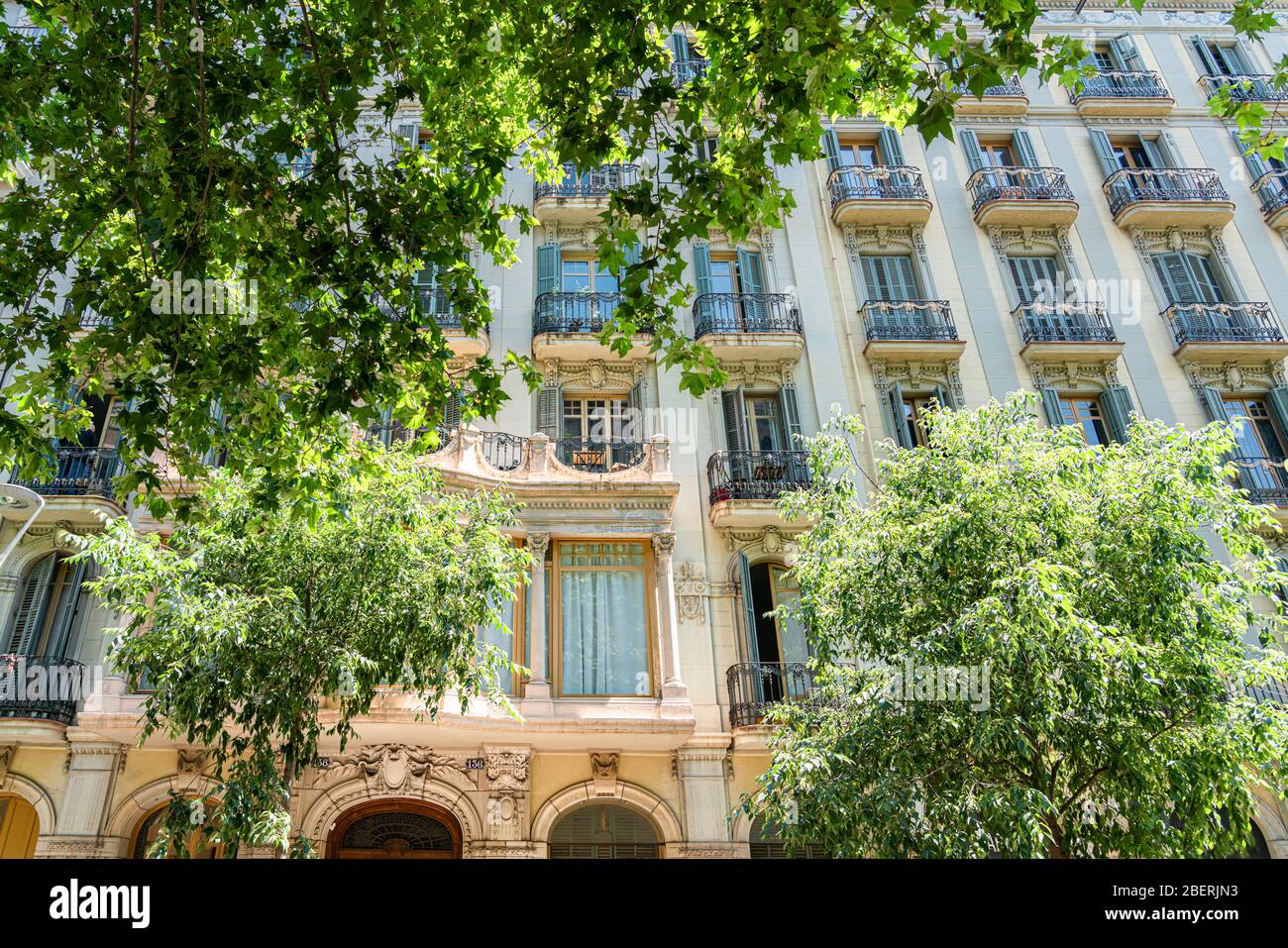 Detail Of Beautiful Facade Building Architecture In City Of Barcelona ...