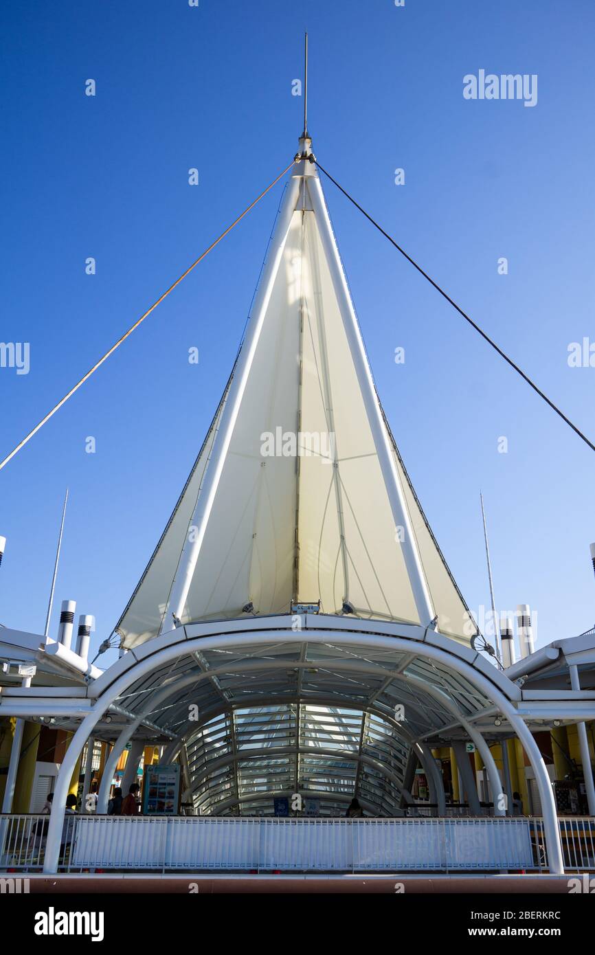 Tokyo Bay Aqua-Line is a tunnel underwater, 4.4km long connecting Chiba ...