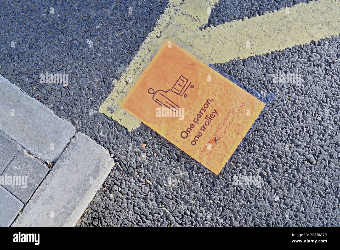 2 meter distance signs hi-res stock photography and images - Alamy