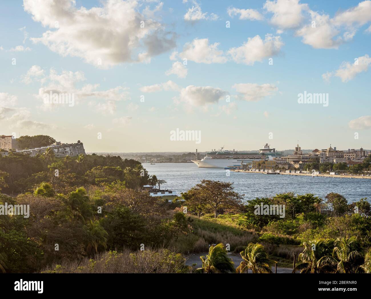 Port of havana hi-res stock photography and images - Alamy