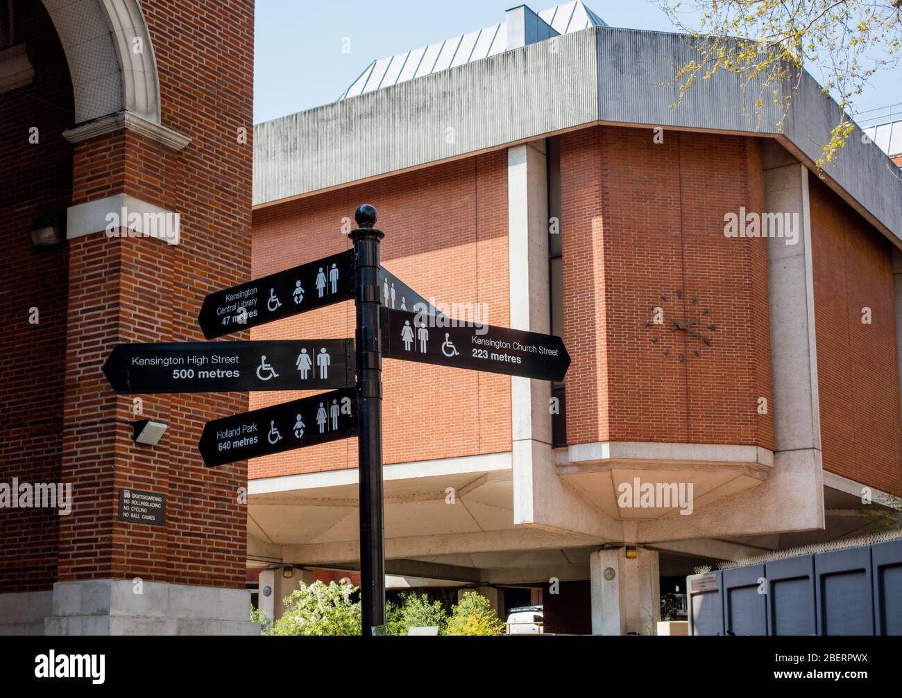Kensington and Chelsea Public Library, Kensington, London, UK Stock ...