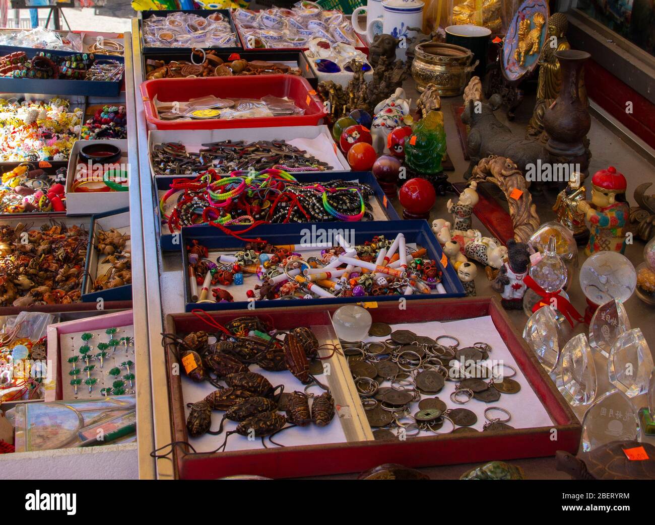 Asian figurines hi-res stock photography and images - Alamy