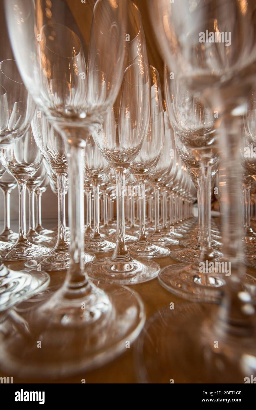 Display glasses cocktail bar hi-res stock photography and images - Alamy