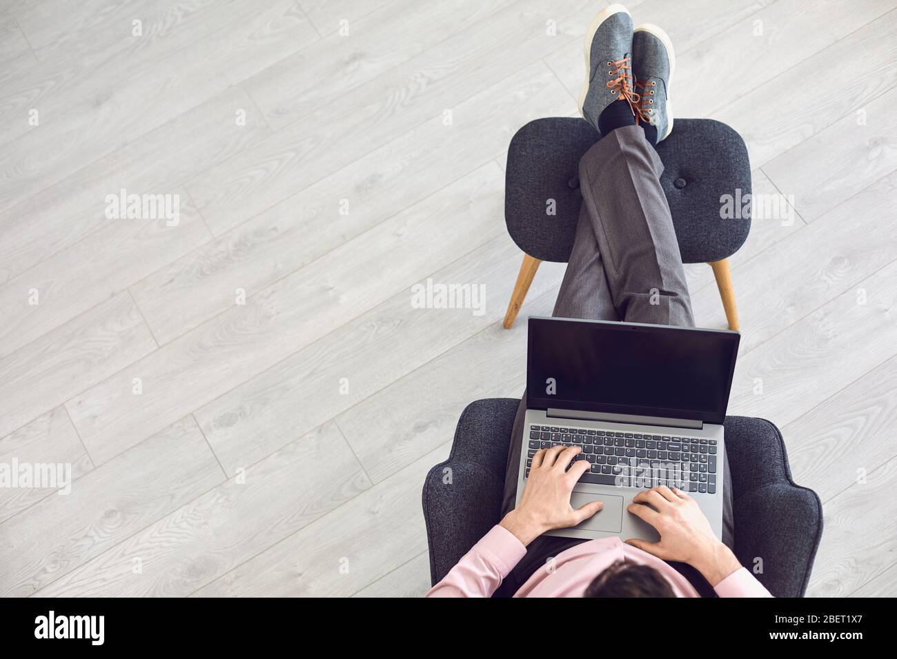 Overhead people hi-res stock photography and images - Alamy