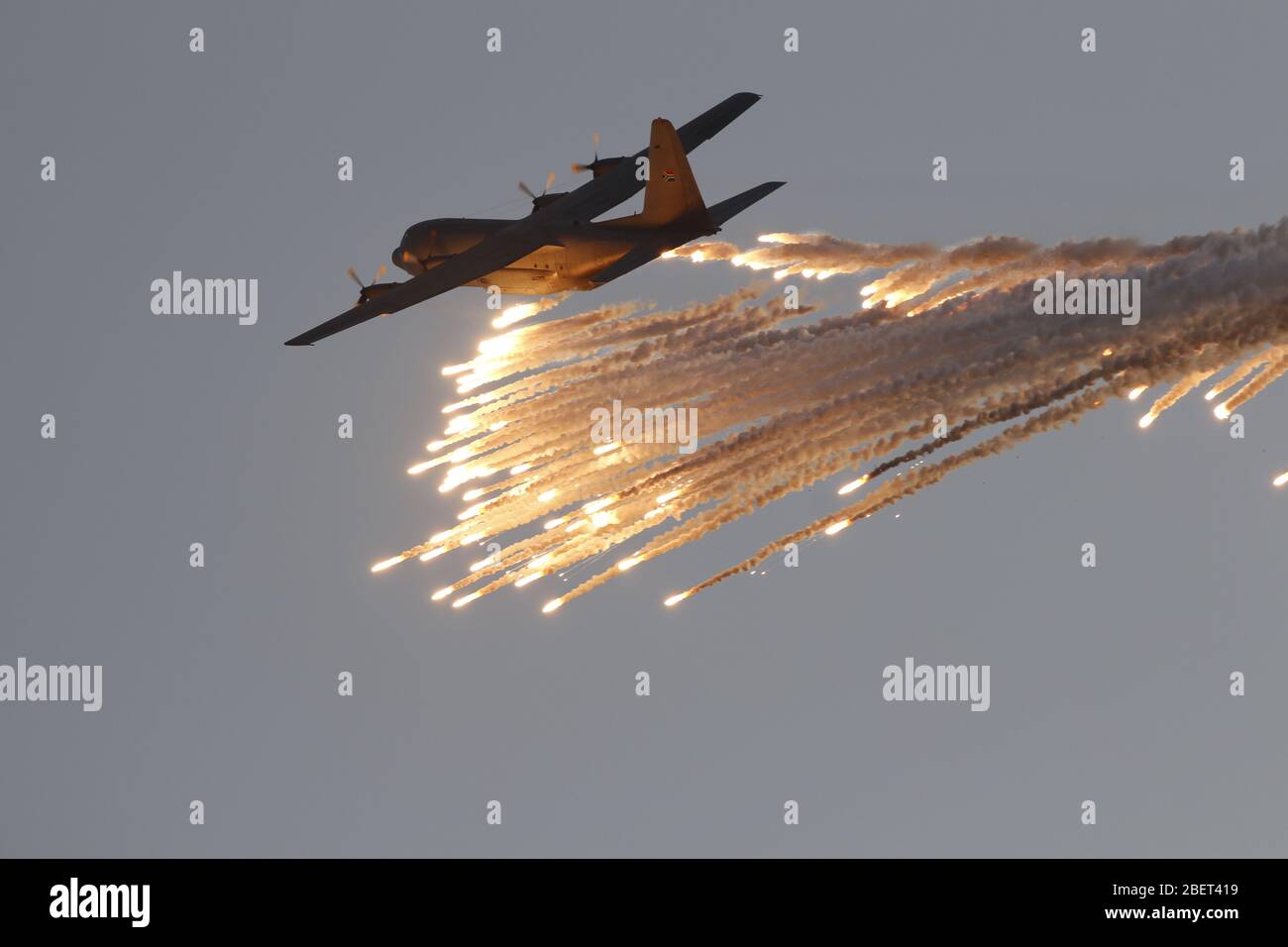 C 130 hercules flares hi-res stock photography and images - Alamy