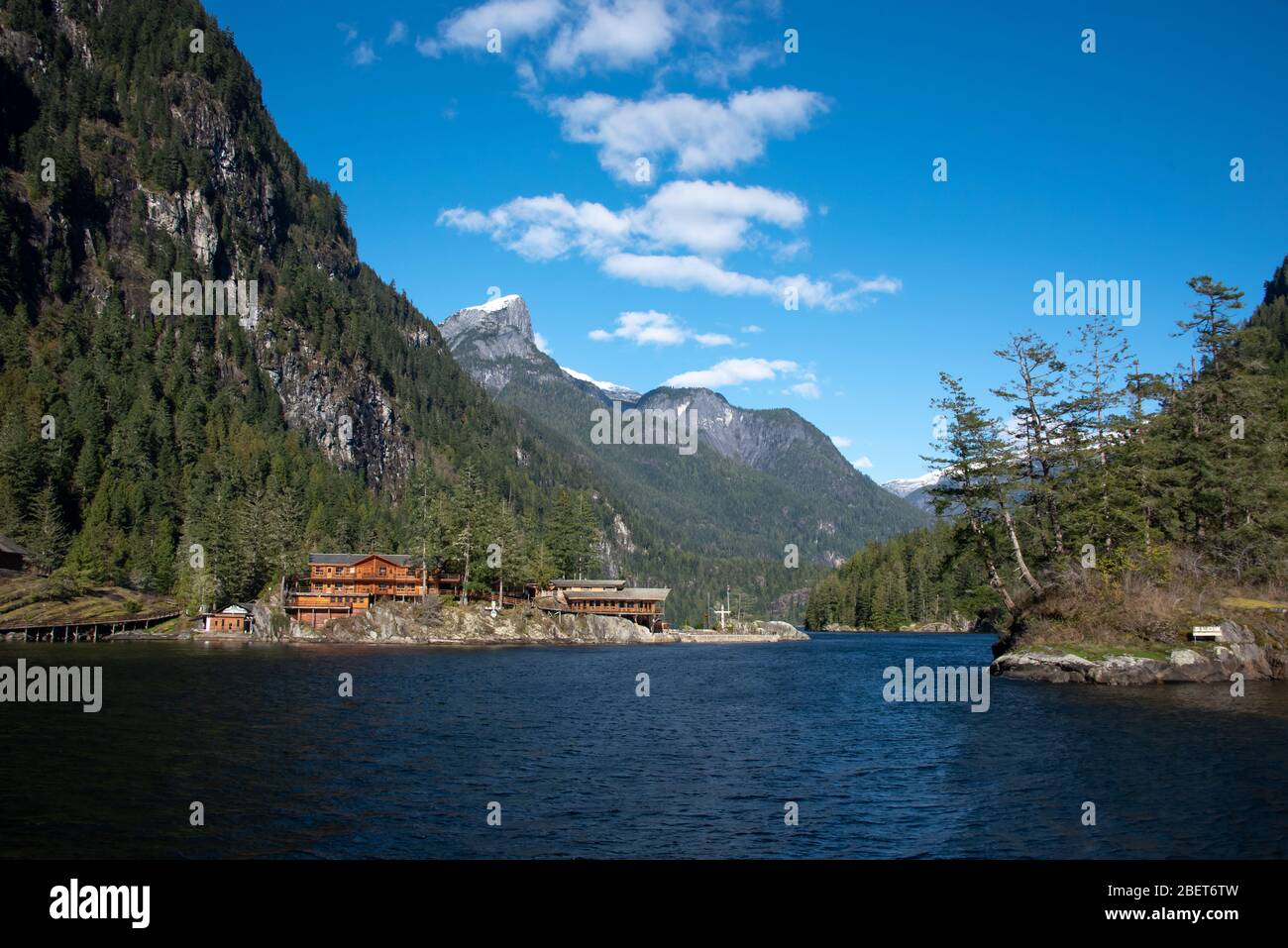 Malibu lodge hi-res stock photography and images - Alamy