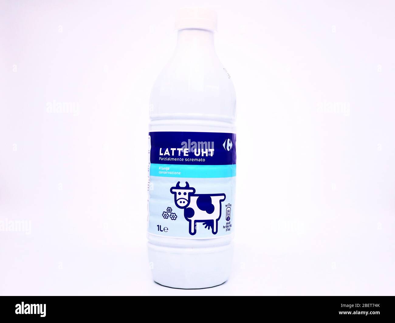 CARREFOUR Pasteurized Low Fat MILK Stock Photo - Alamy