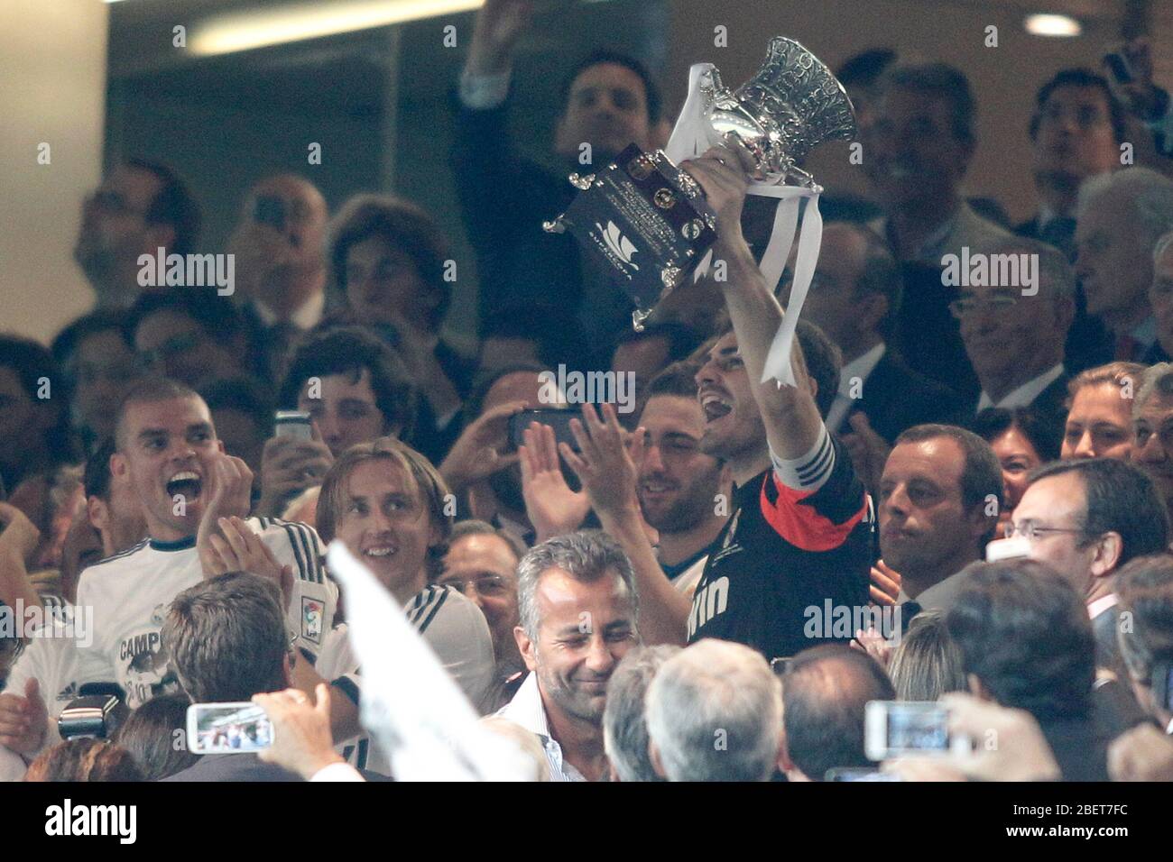 Real Madrid's players celebrating victory of the Super Copa of Spain on ...