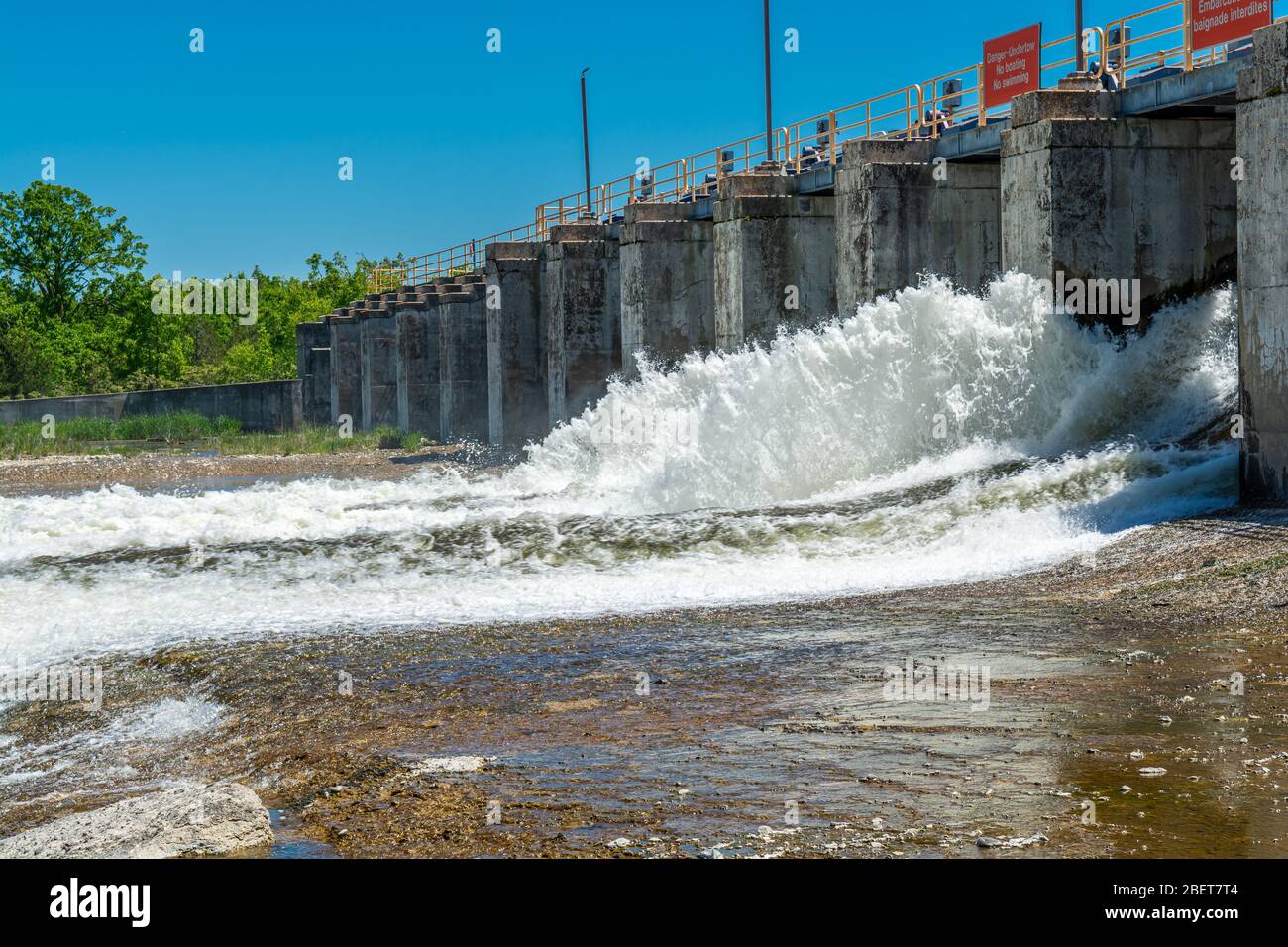 Dam water flow hi-res stock photography and images - Alamy