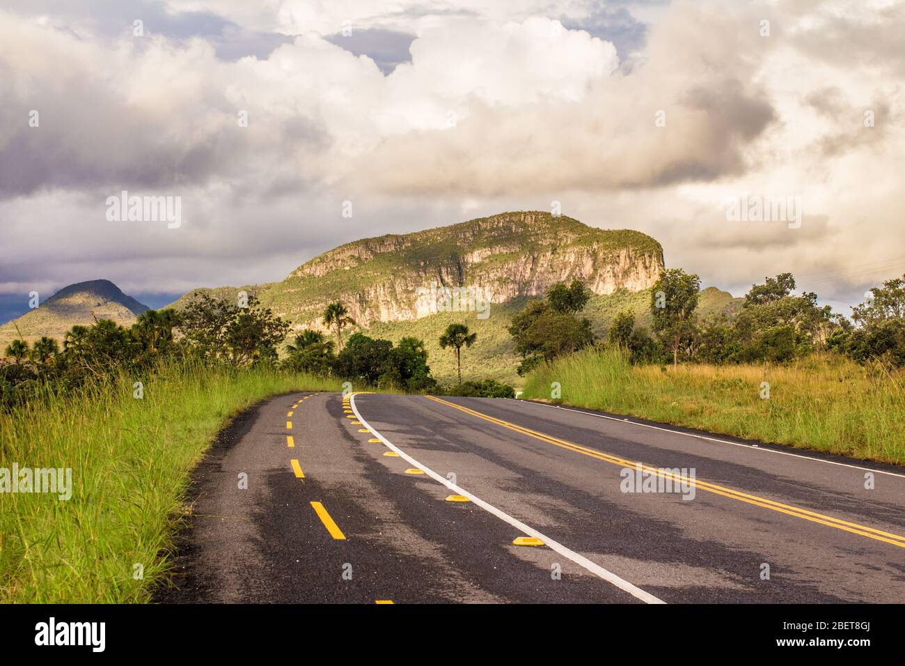GO 239. Mountain Road Landscape in Brazil, chapada dos veadeiros, goias ...