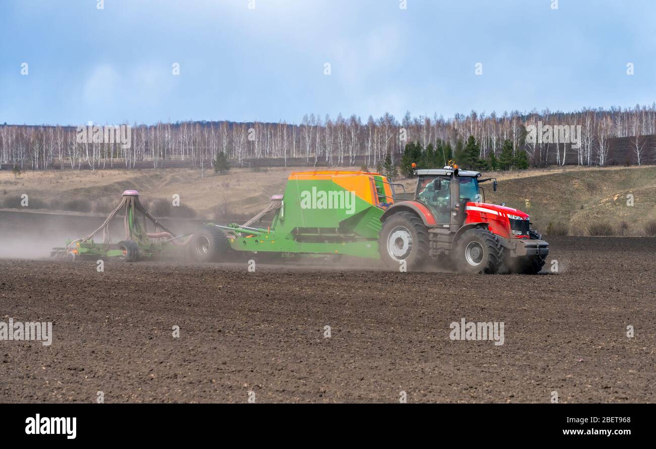 Grain seeder hi-res stock photography and images - Alamy