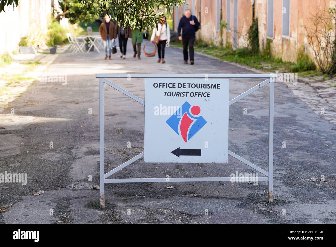 office de tourisme france logo sign means information center in french ...
