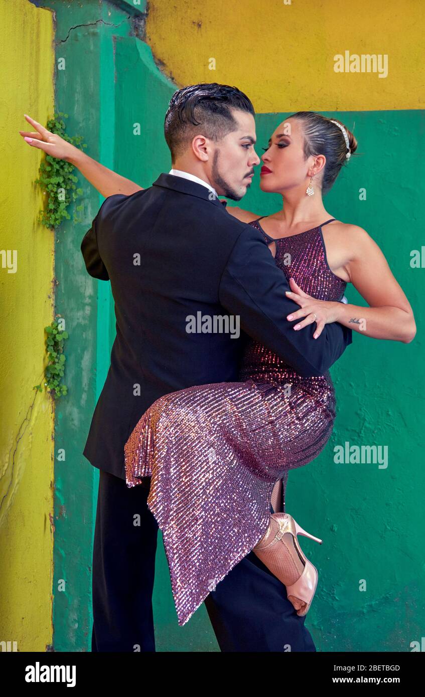 Professional tango dancers performing at Caminito, La Boca. Buenos ...