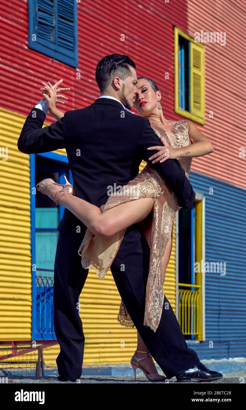 Professional tango dancers performing at Caminito, La Boca. Buenos ...