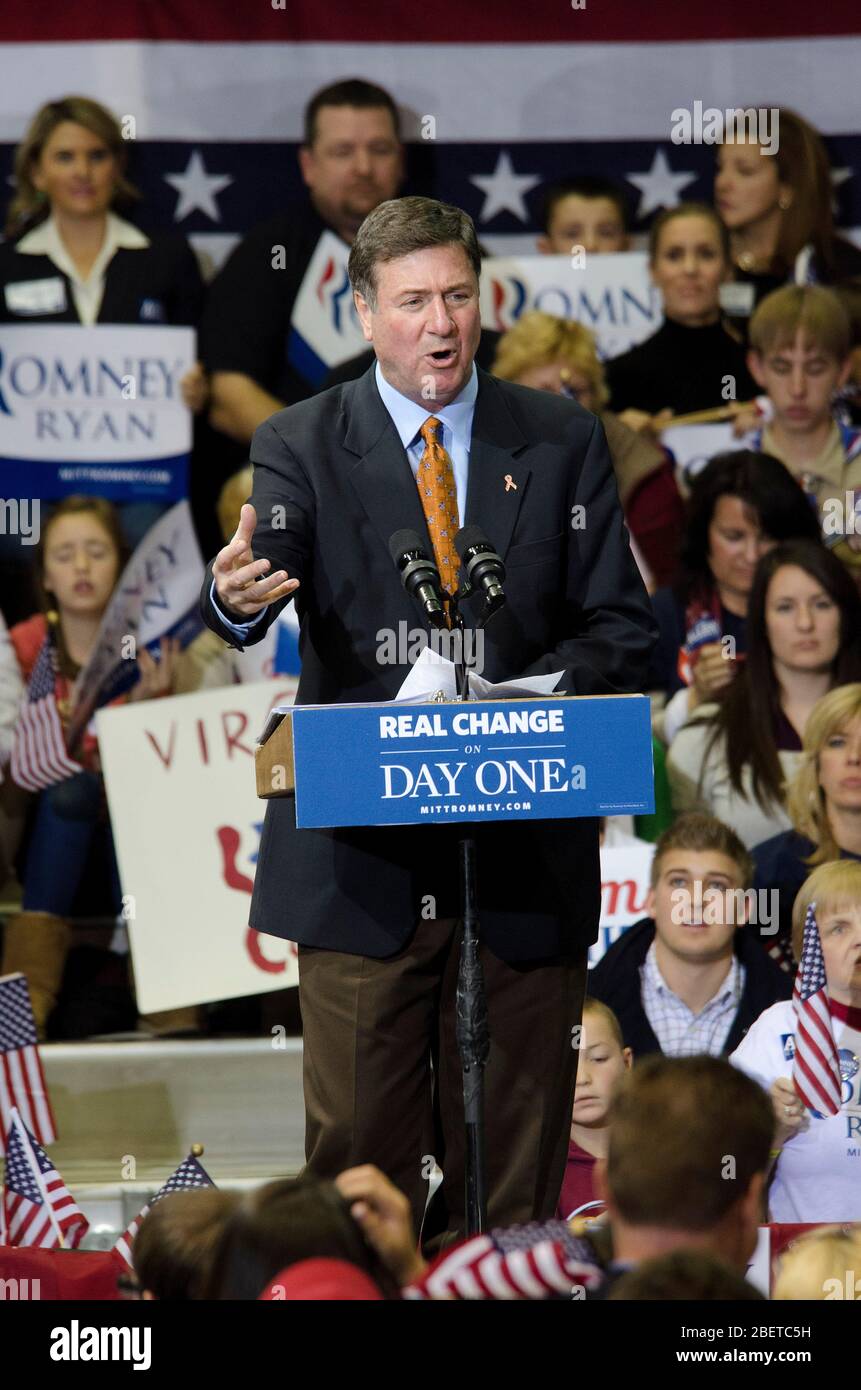 FAIRFAX, VA NOVEMBER 5: Former VA Governor Republican George Allen ...