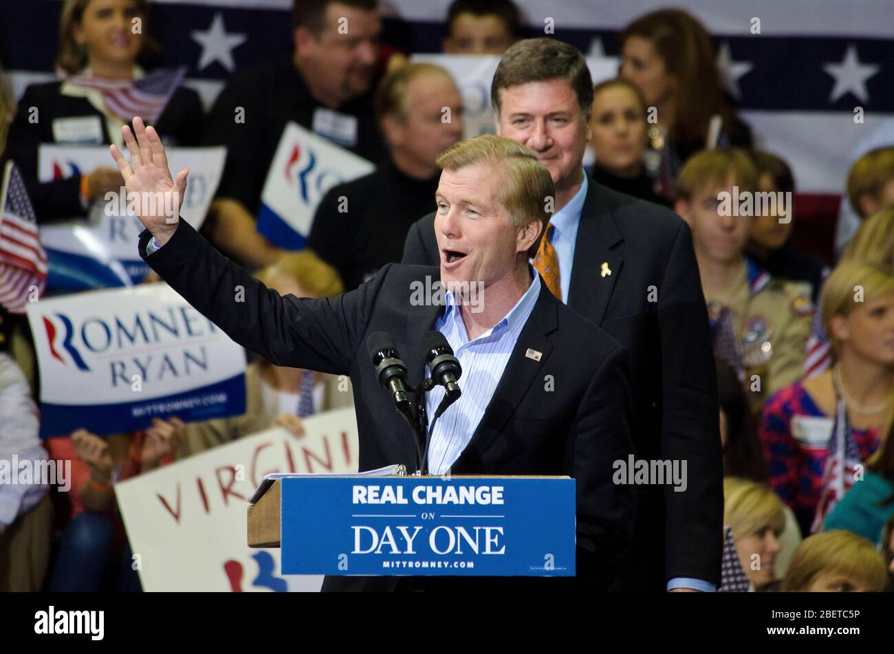 FAIRFAX, VA NOVEMBER 5: Republican VA Governor Bob McDonnell speaking ...