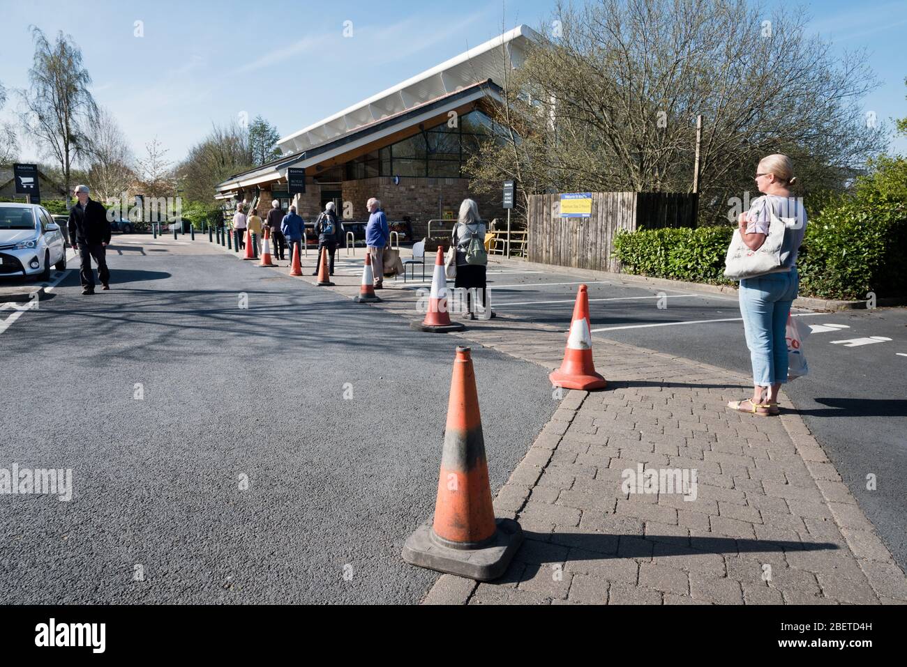 Settle outside booths supermarket hi-res stock photography and images ...