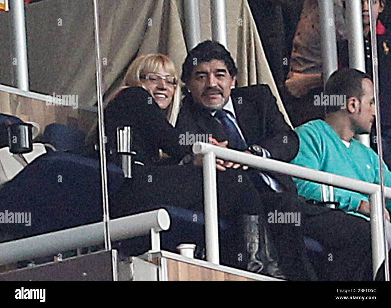 Football star Diego Armando Maradona with his new girlfriend Rocio ...
