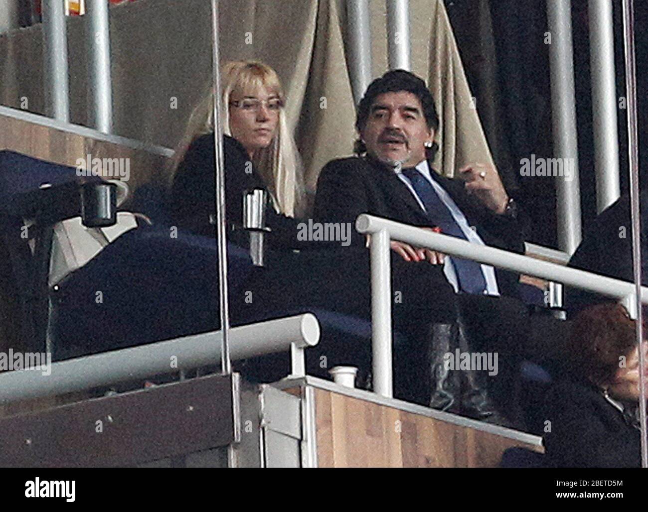 Football star Diego Armando Maradona with his new girlfriend Rocio ...