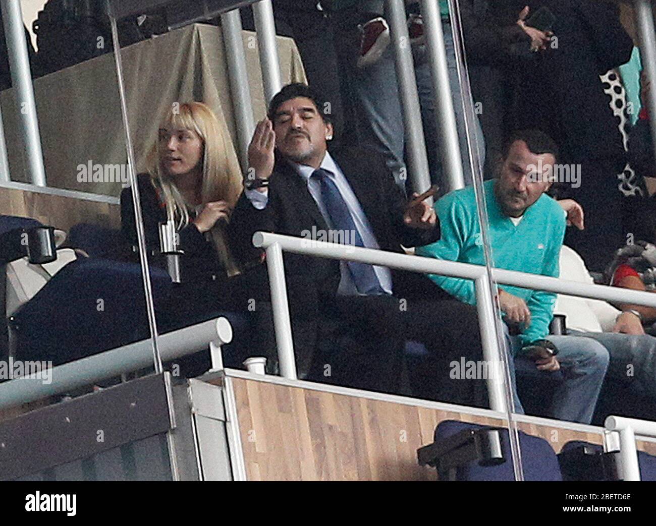 Football star Diego Armando Maradona with his new girlfriend Rocio ...