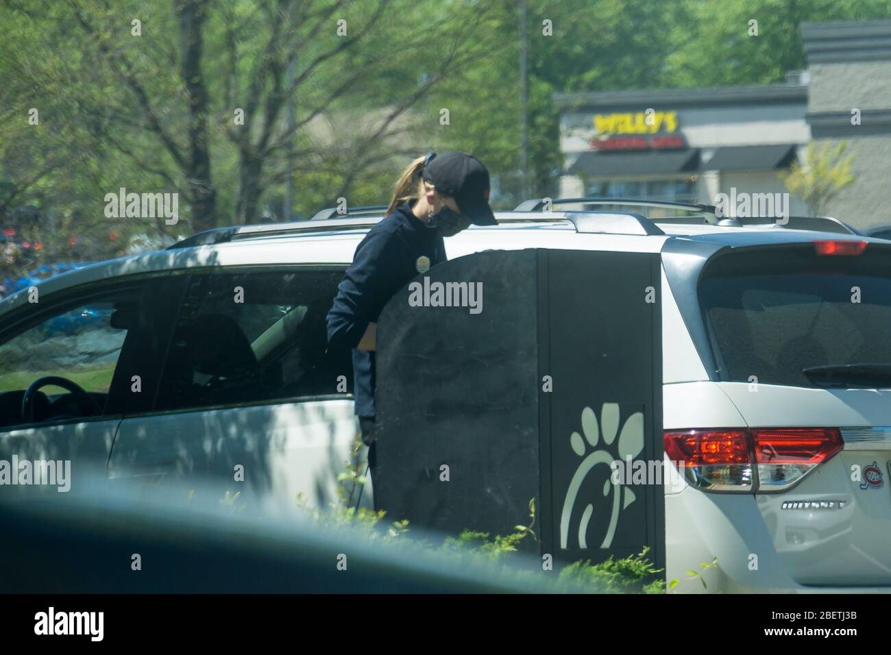 Chick fil a drive thru line hi-res stock photography and images - Alamy