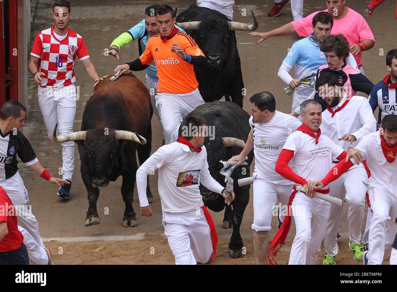 Bull runing hi-res stock photography and images - Alamy
