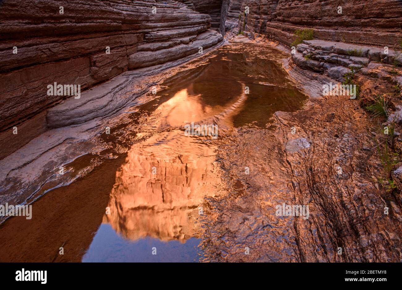 Limestone ledges hi-res stock photography and images - Alamy