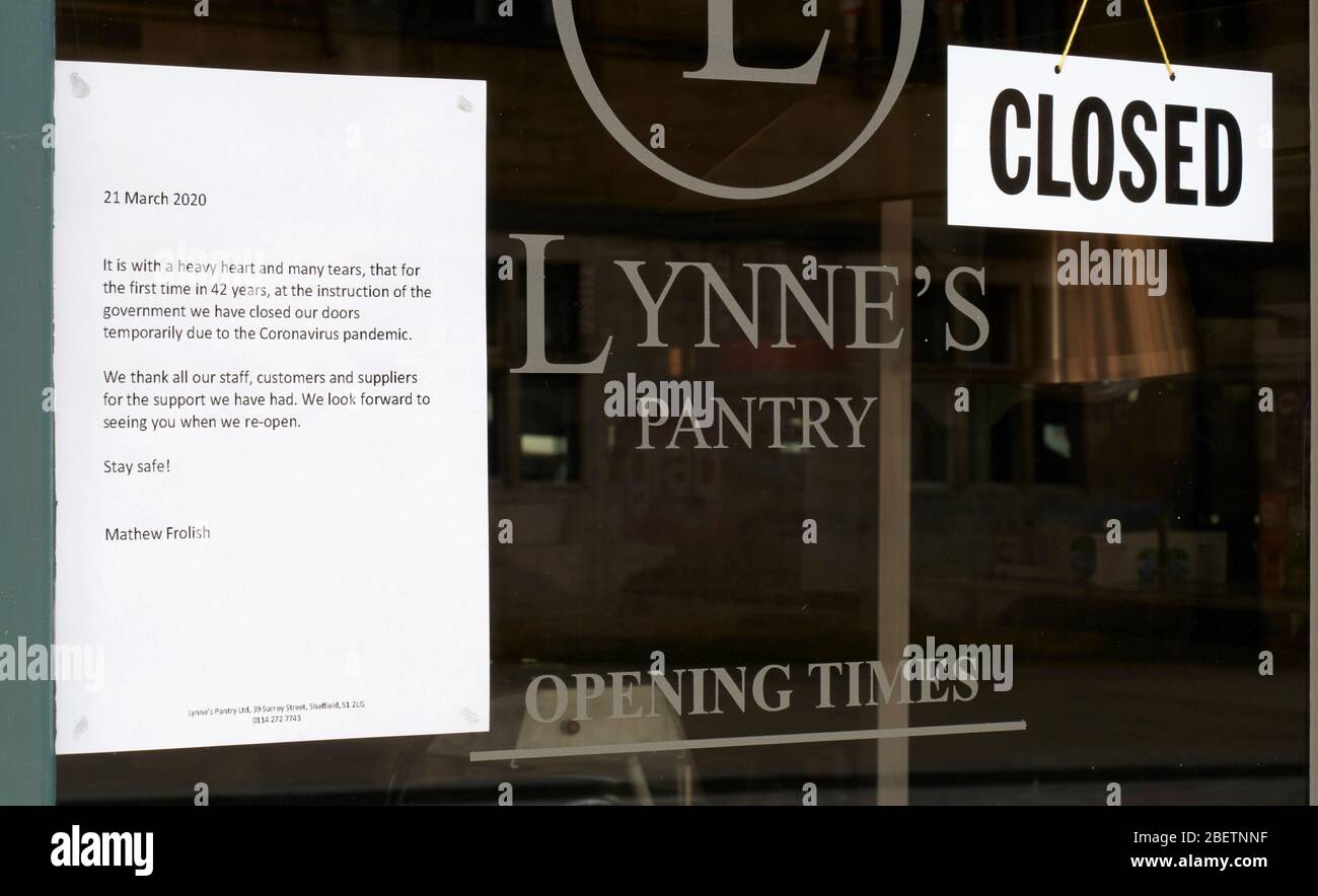 Notice on door of Lynne's Pantry café from Matthew Frolish advising ...