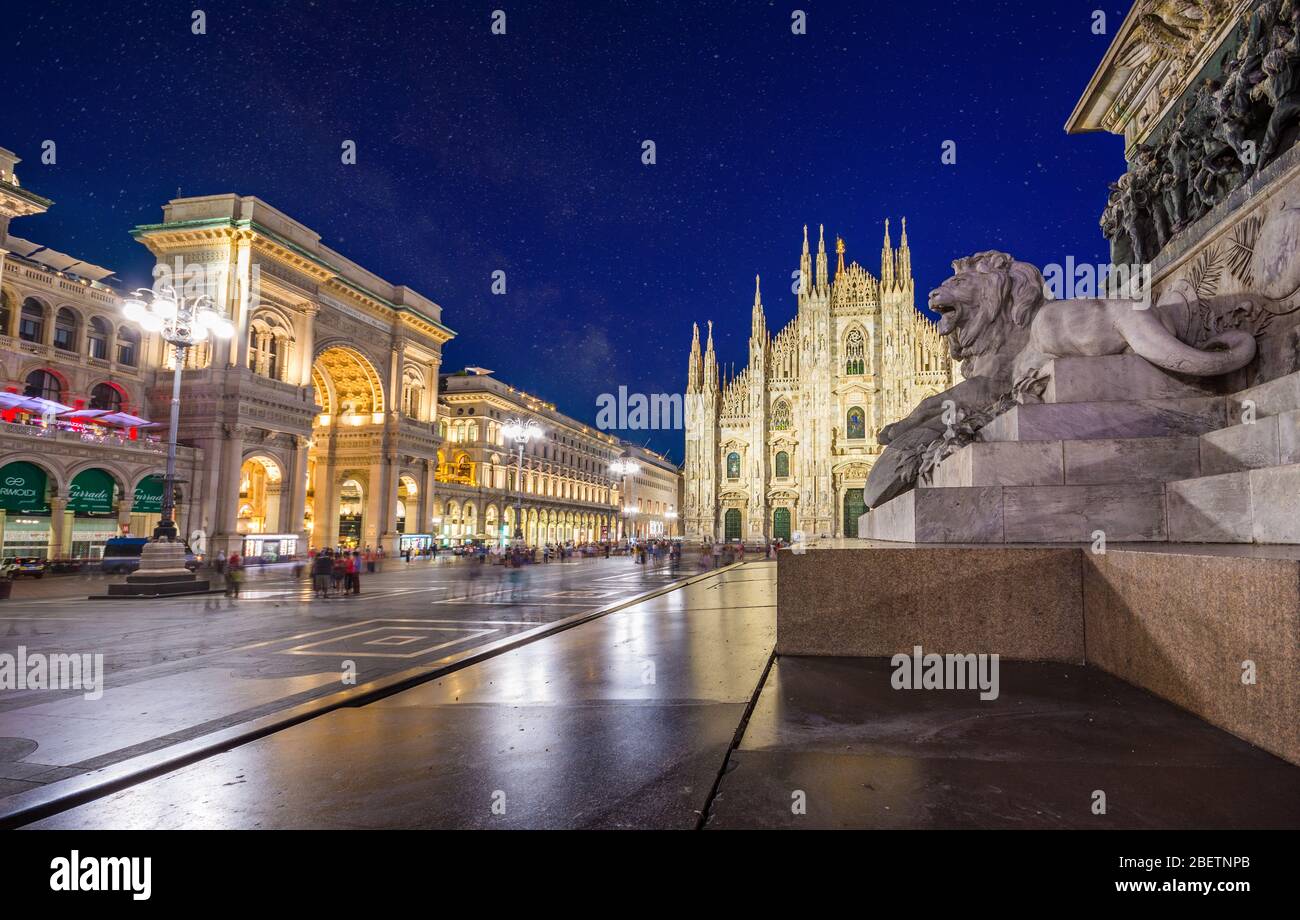 Duomo night hi-res stock photography and images - Alamy