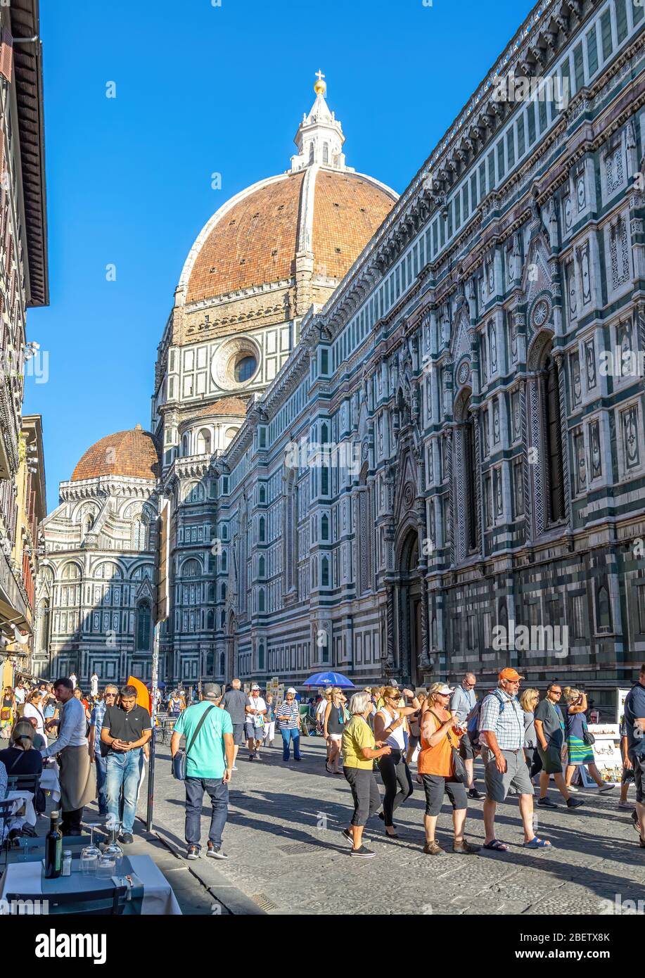 Duomo florence people hi-res stock photography and images - Alamy