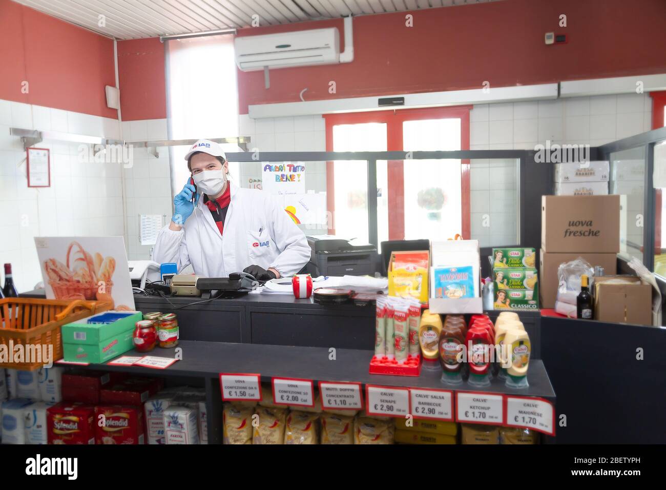 Grocery delivery italy hi-res stock photography and images - Alamy