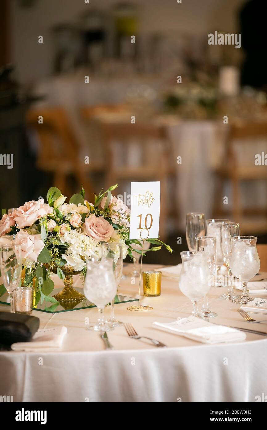 Wedding ceremony seating hi-res stock photography and images - Alamy