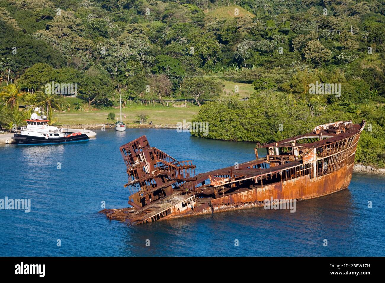 Ship wreck in Mohogany Bay, Roatan Island, Honduras, Central America ...