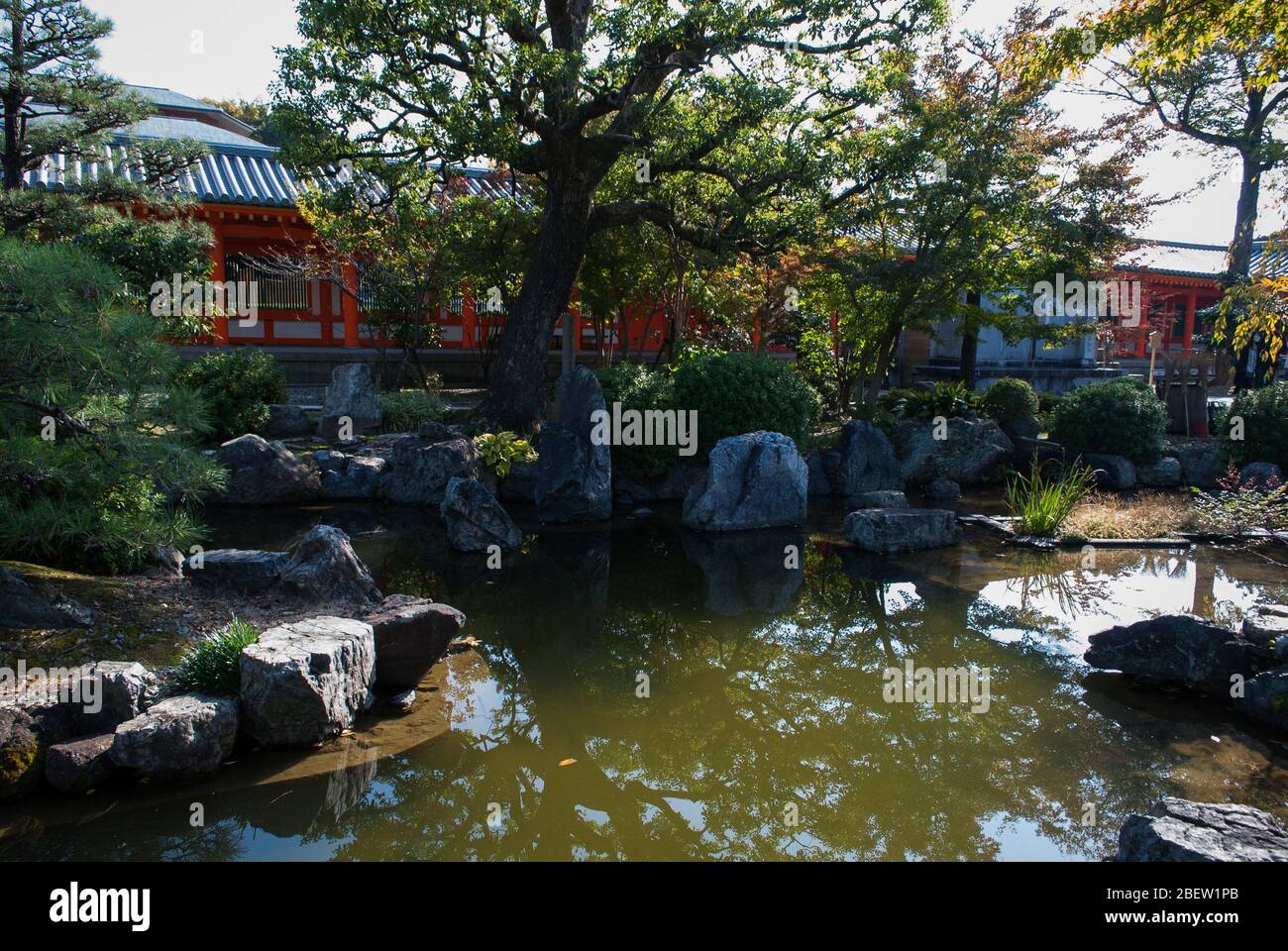 Sanjūsangen-dō (thirty-three ken) Temple, Higashiyama, Kyoto, Japan ...