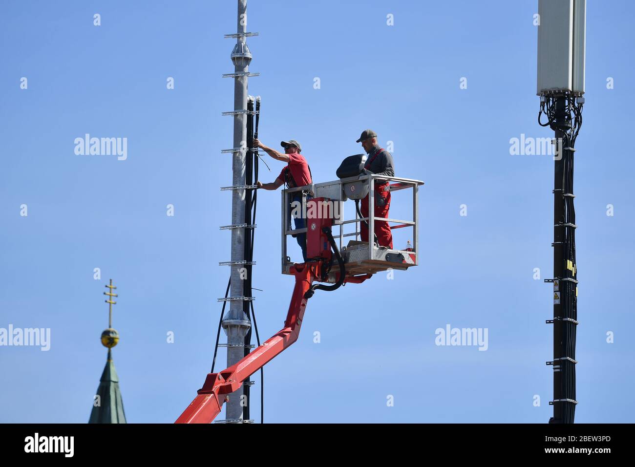 Mobile Phone Antenna Signals High Resolution Stock Photography and ...