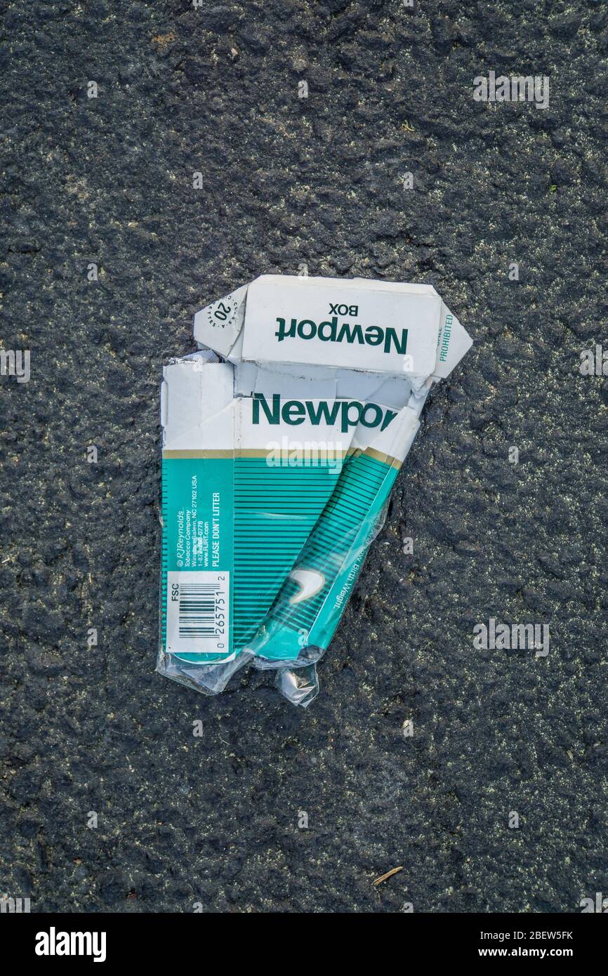 Empty cigarette box hi-res stock photography and images - Alamy