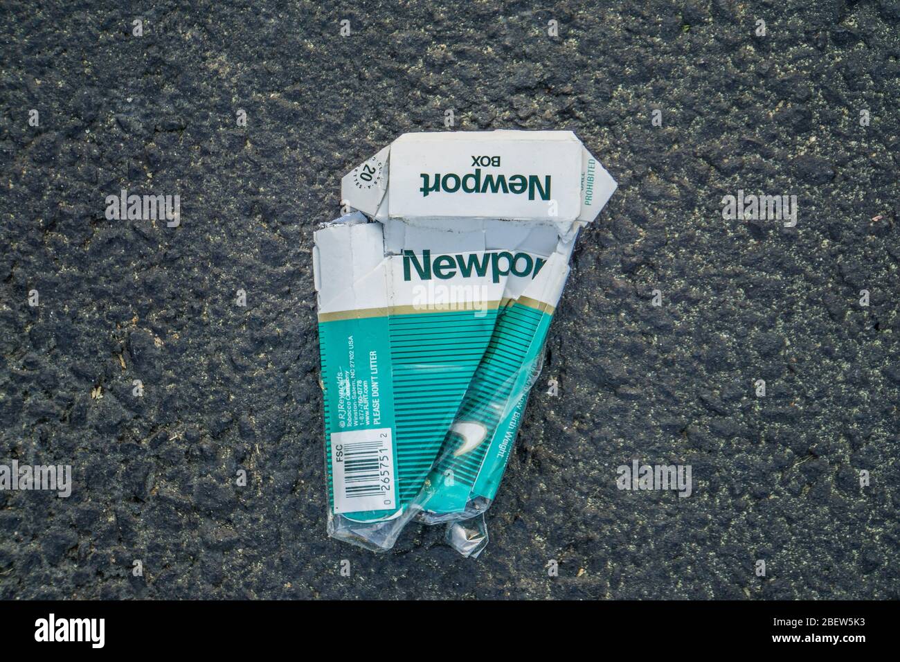 Empty cigarette box hi-res stock photography and images - Alamy