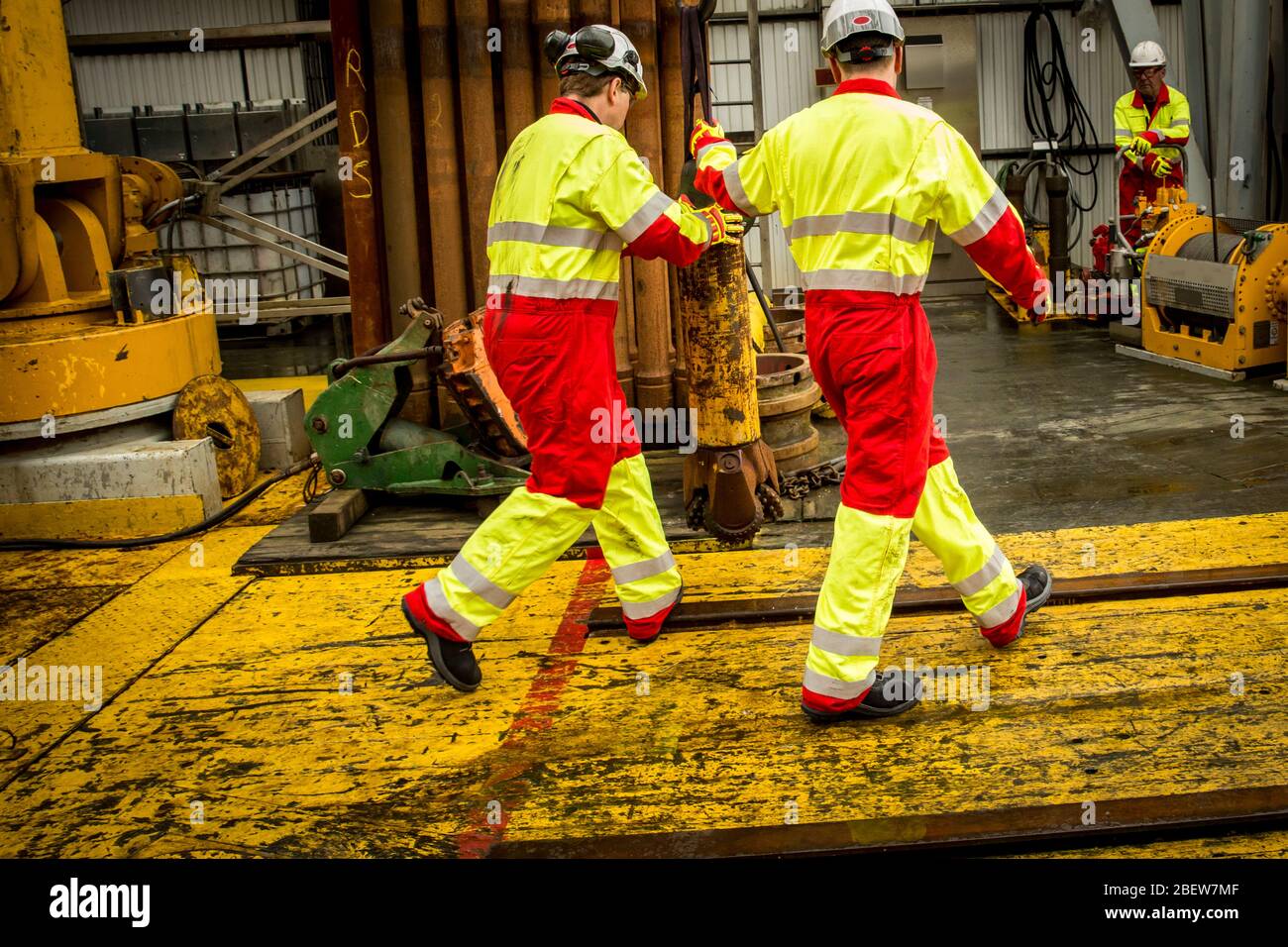 Oil rig workers hi-res stock photography and images - Alamy