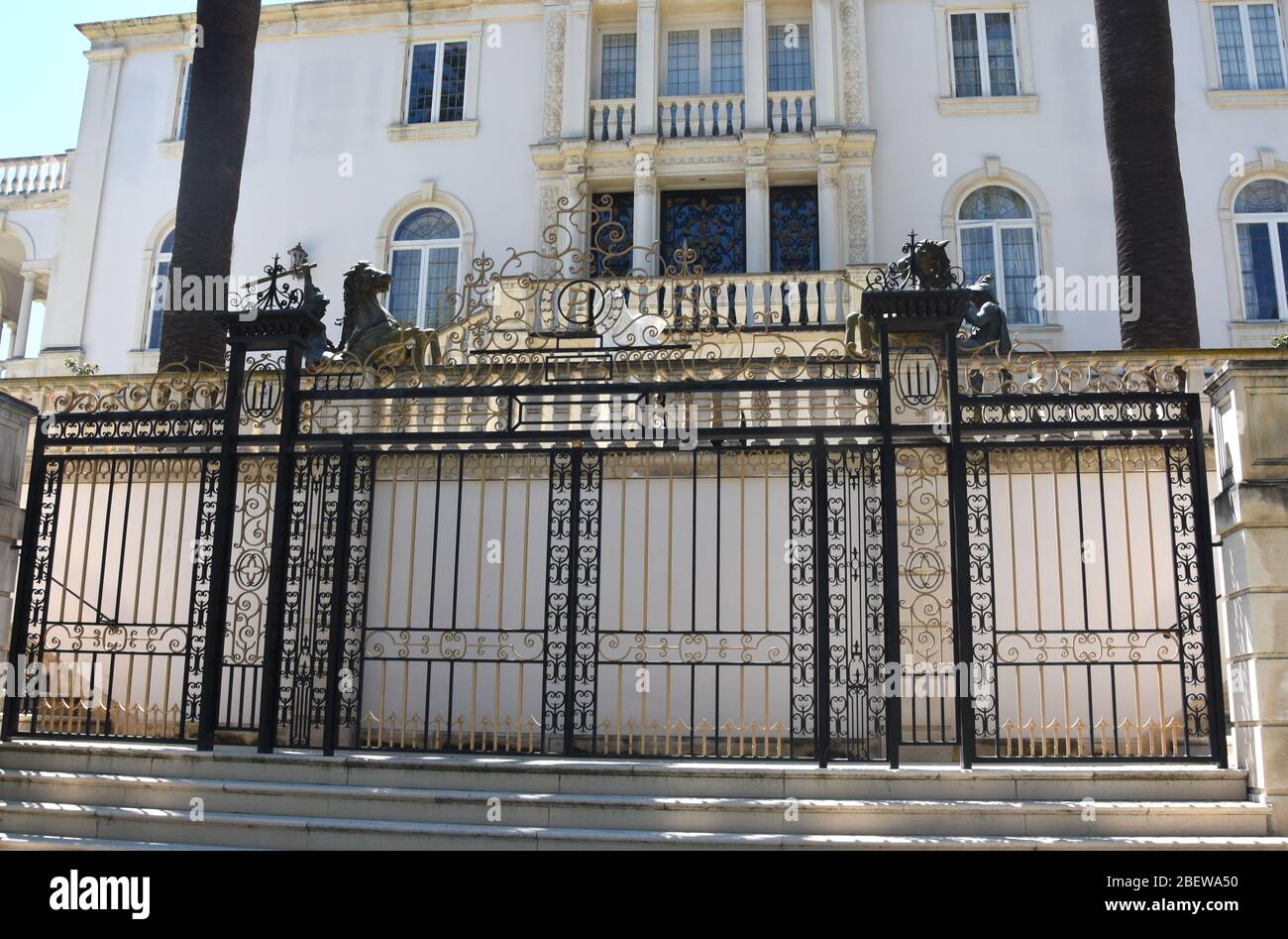 Pickfair hi-res stock photography and images - Alamy